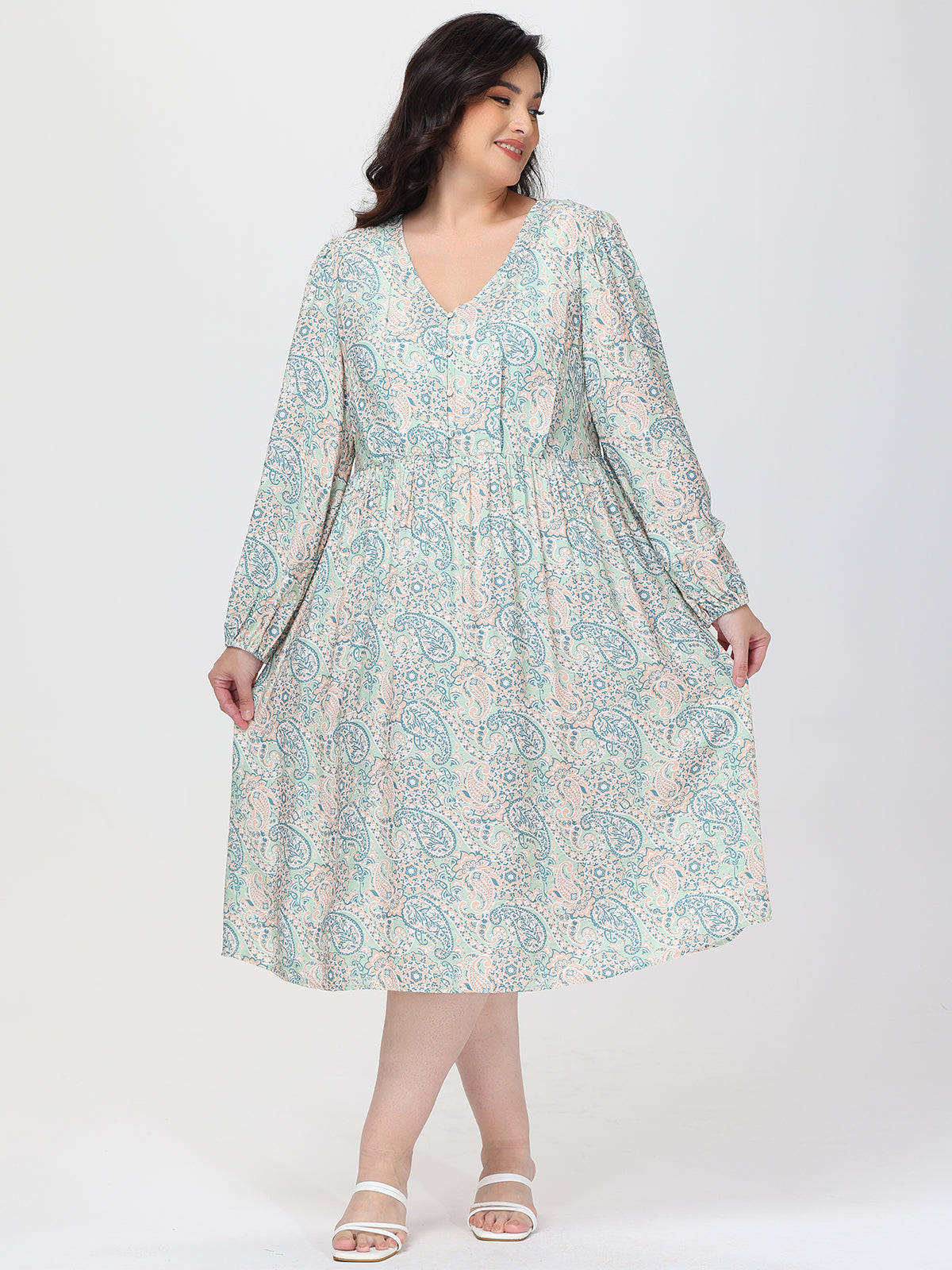 89th + Madison PLUS Paisley V-Neck Midi Dress